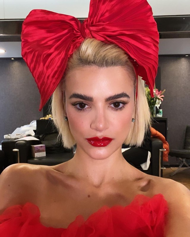 Meio preso, em detalhe, de lado: 16 maneiras de usar laços no cabelo ...