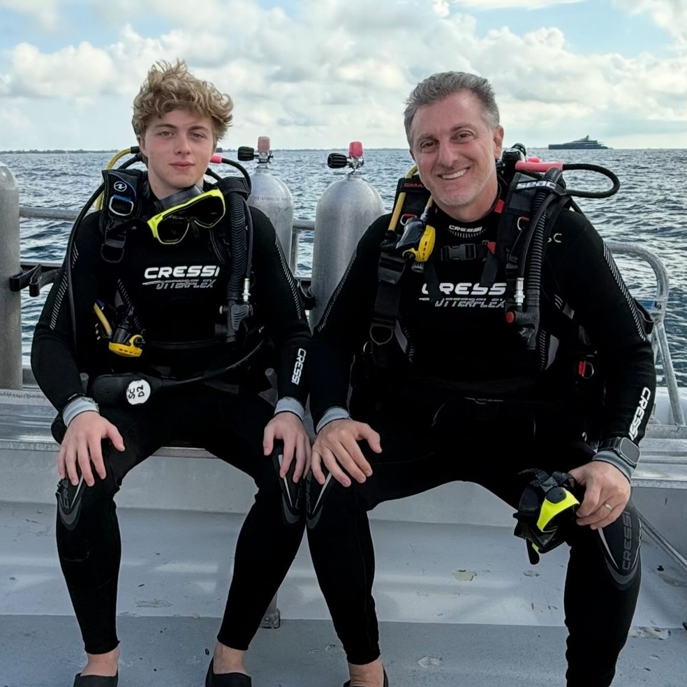 Luciano Huck e Angélica comemoram os 17 anos de Benício com elogios ...