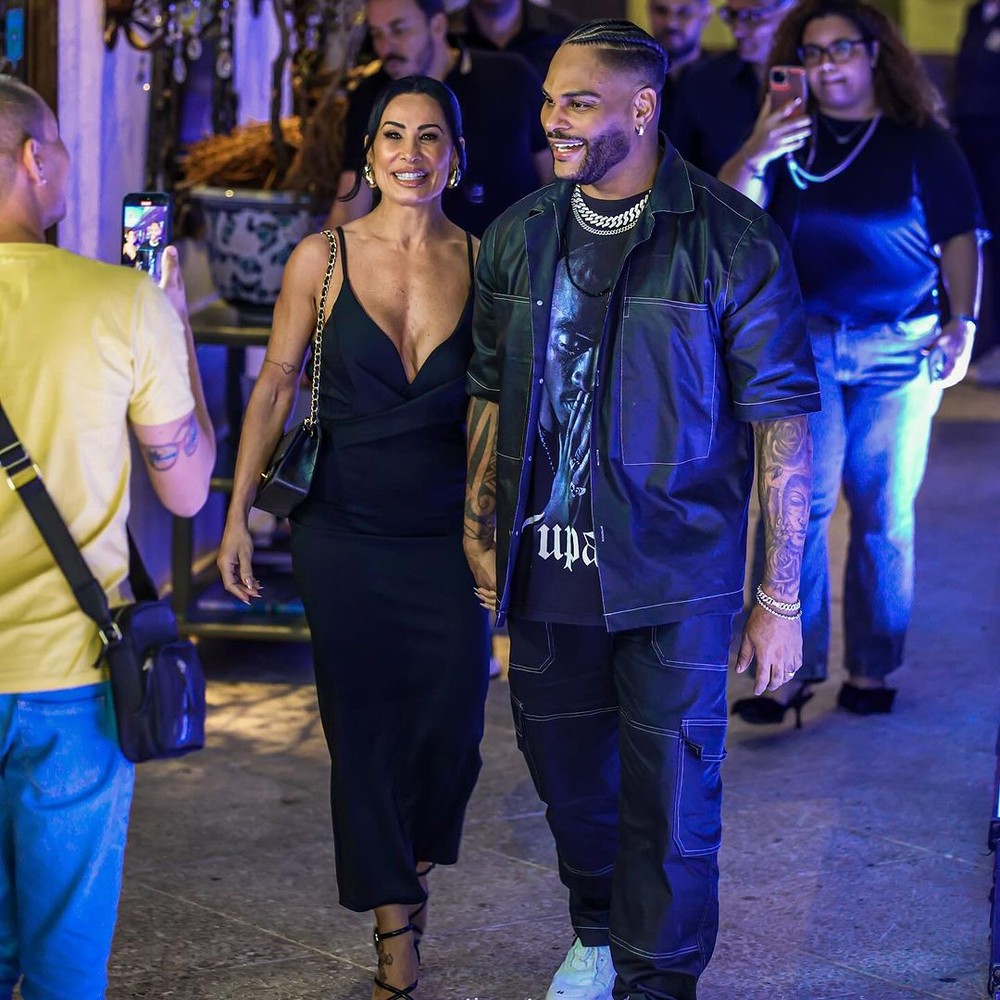 Scheila Carvalho apoia Tony Salles após cantor anunciar carreira solo ...