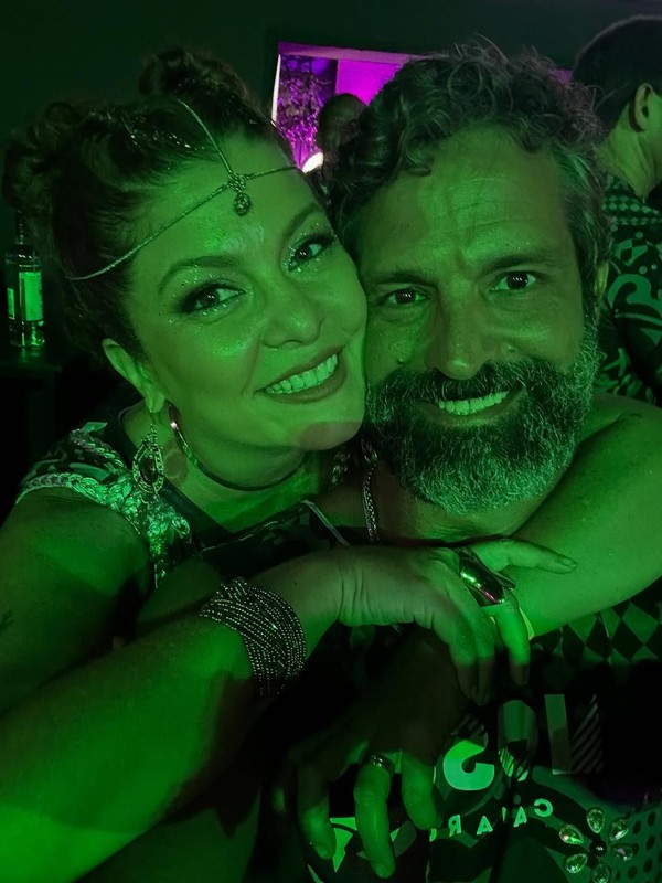 Bárbara Borges comemora aniversário de 44 anos de Iran Malfitano e se ...