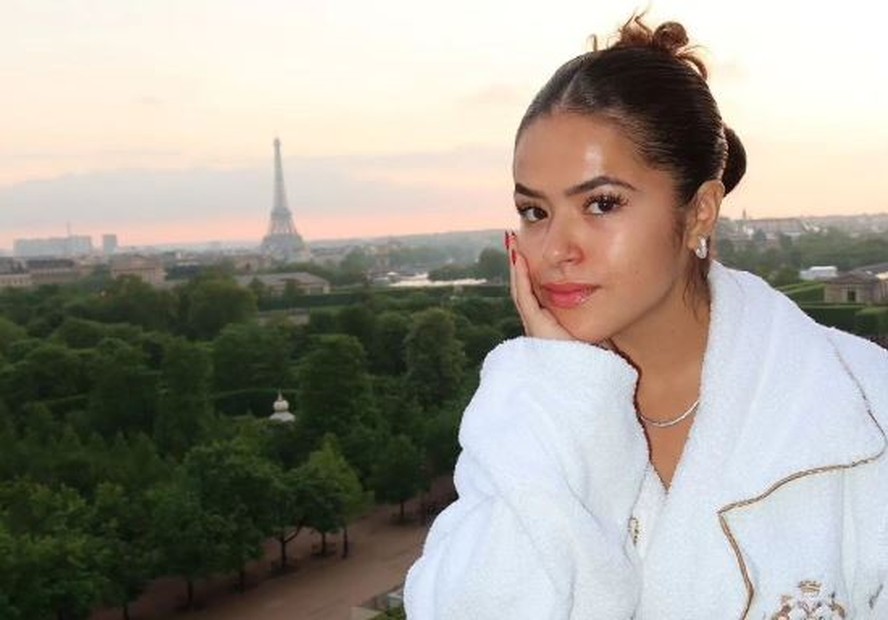 Maisa posa de cara lavada em Paris: ''No makeup posts' também são válidos'