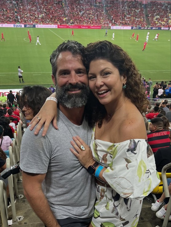 Bárbara Borges comemora aniversário de 44 anos de Iran Malfitano e se ...