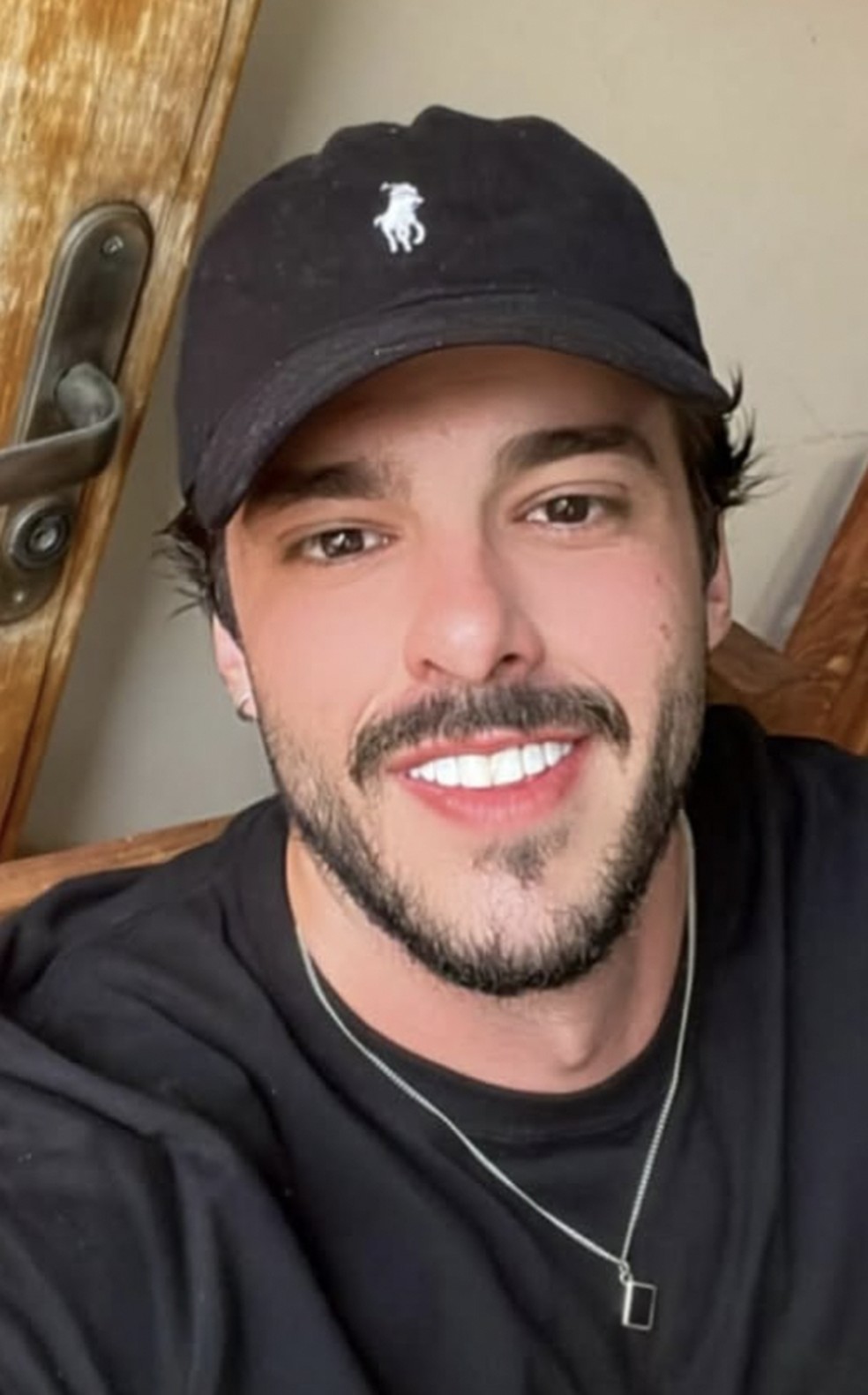 Ana Castela reage aos boatos de novo romance: 'Deixa o povo viver, beijar na boca'