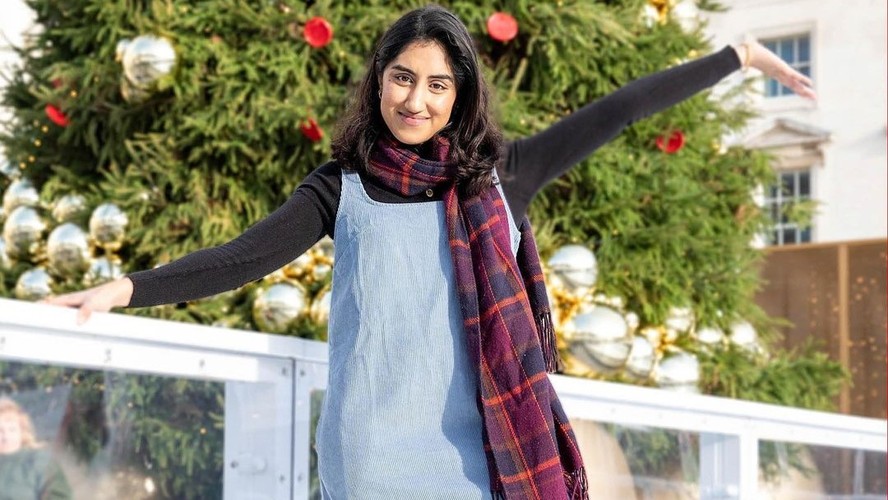 Quem é Ambika Mod, atriz protagonista de 'Um Dia', reboot da Netflix