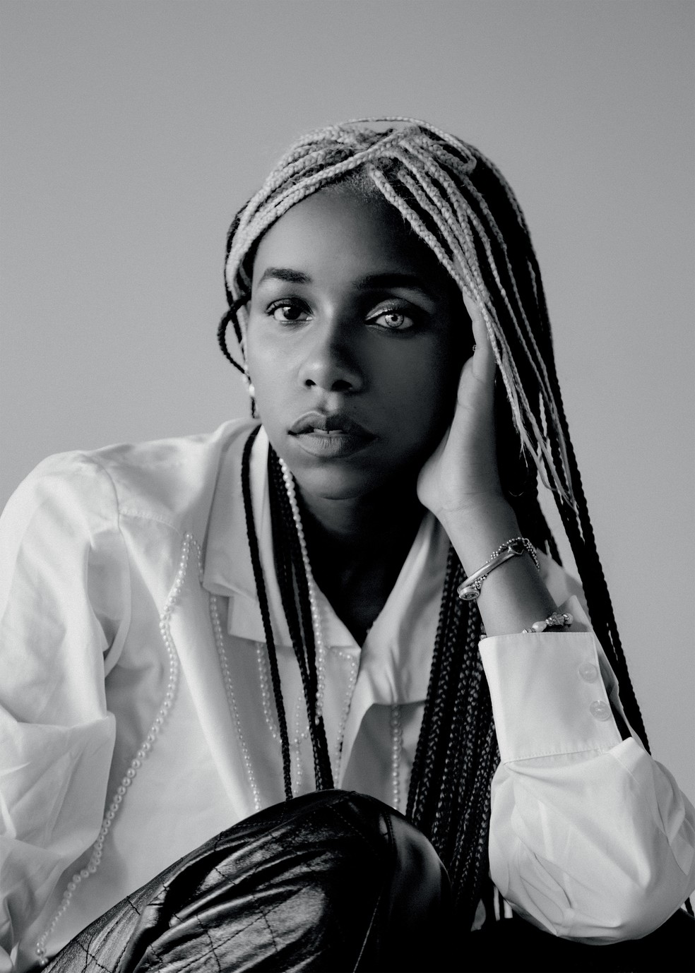 Igi Ayedun cria série fotográfica com IA sobre ser mulher negra imigrante