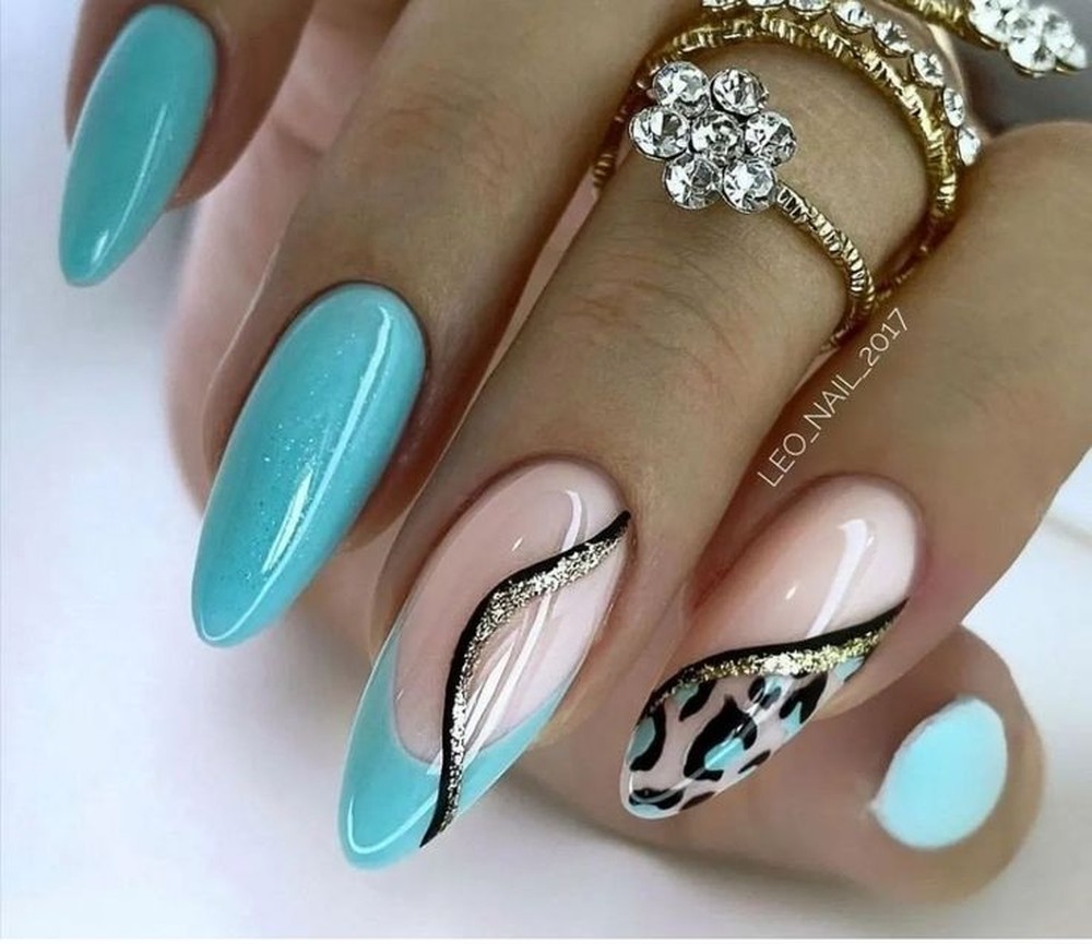 Unhas decoradas azul: explore a cor e se jogue na nail art