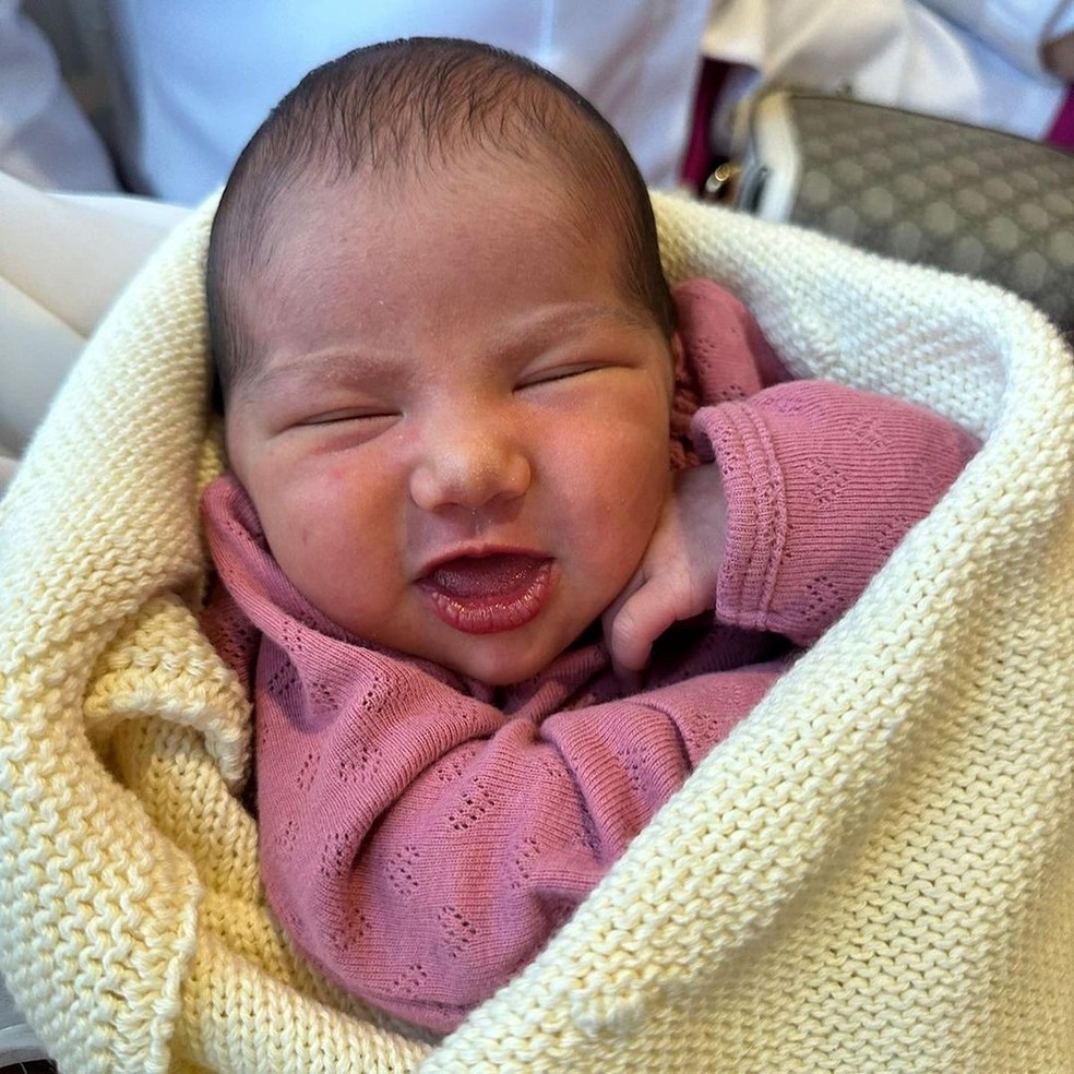 Bruna Biancardi celebra um mês da filha, Mavie: 'Meu pacotinho'