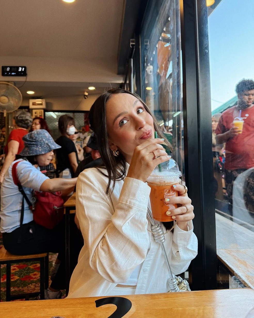 Larissa Manoela curte férias na Tailândia com o marido, André Luiz ...
