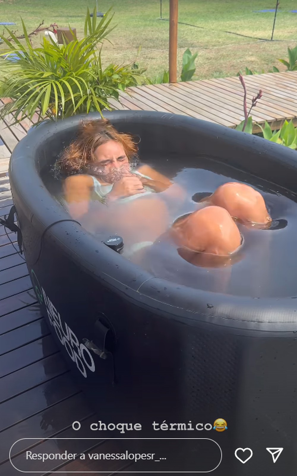 Em Noronha, Vanessa Lopes compartilha experiência com banheira de gelo: 'Choque térmico'