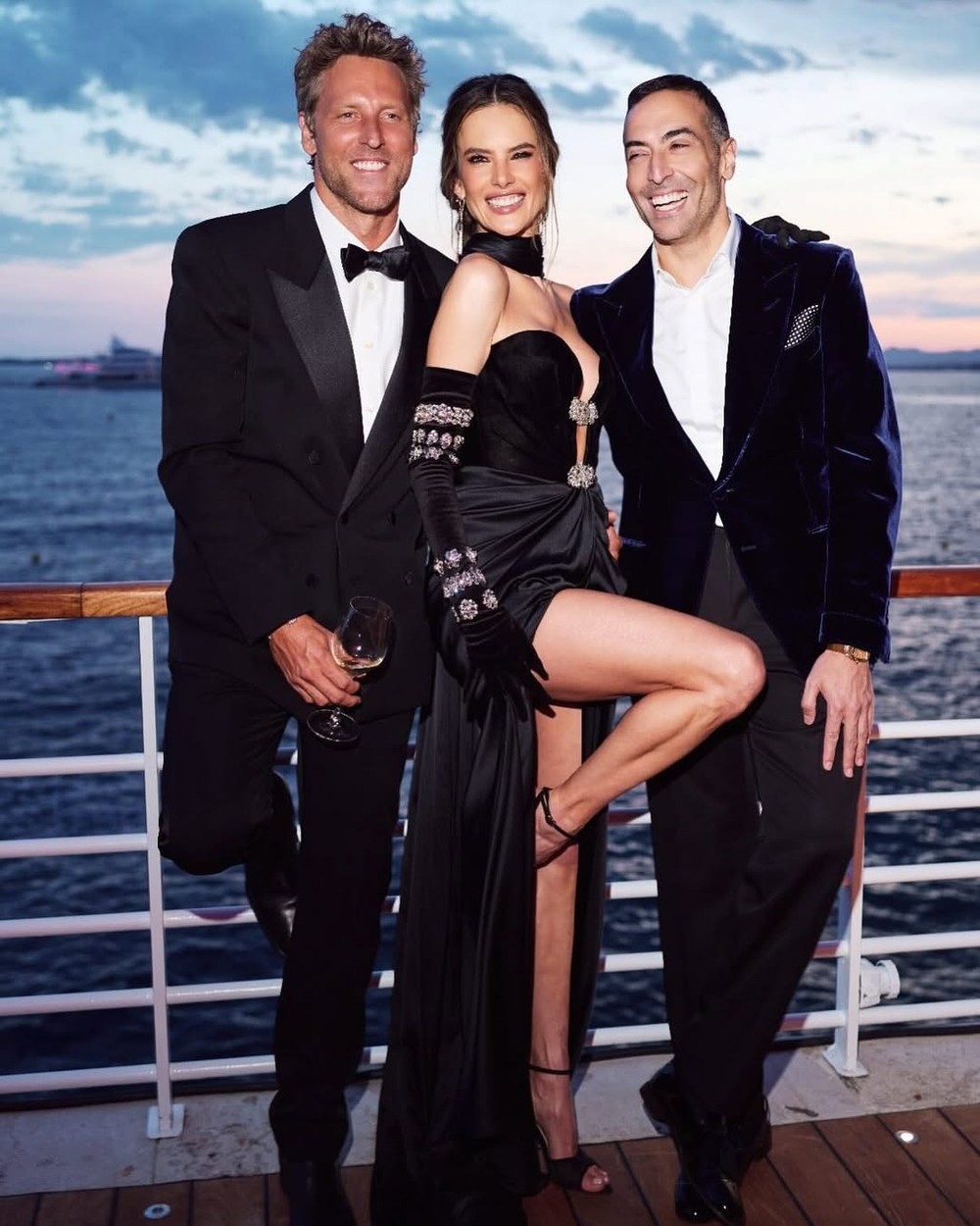 Alessandra Ambrósio abre álbum de noite especial com marido no Festival ...