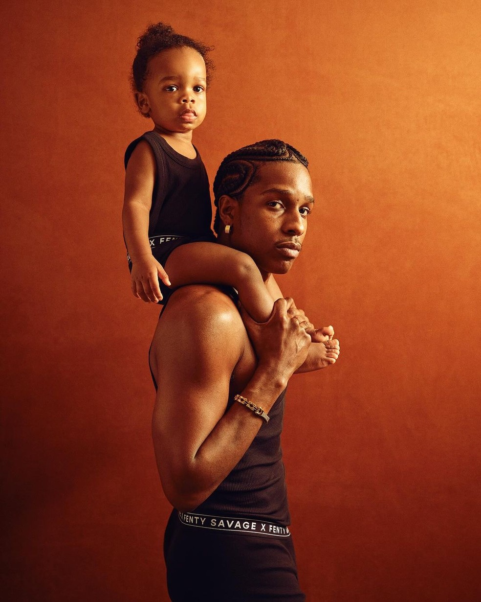 Rihanna coloca A$AP Rocky e filho mais velho, RZA, em campanha da ...