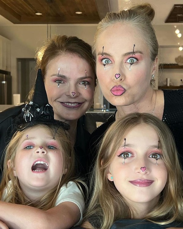 Angélica Celebra Aniversário Da Sobrinha Neta E Fãs Se Impressionam Com
