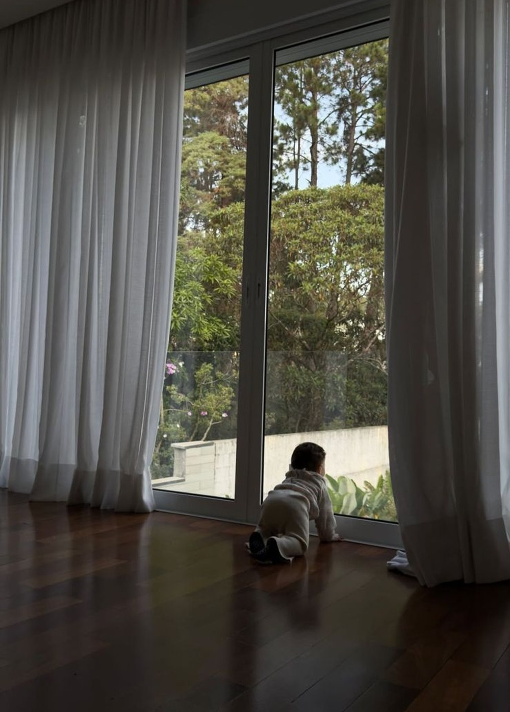 Amanda Kimberlly encanta ao mostrar os primeiros passos de Helena, sua ...