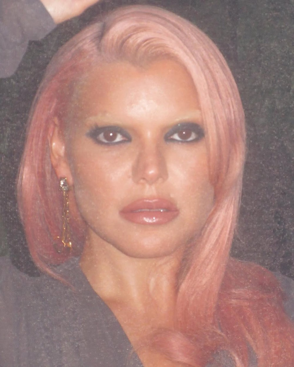 Duda Beat chama a atenção dos fãs com look transparente: 'Um escândalo'