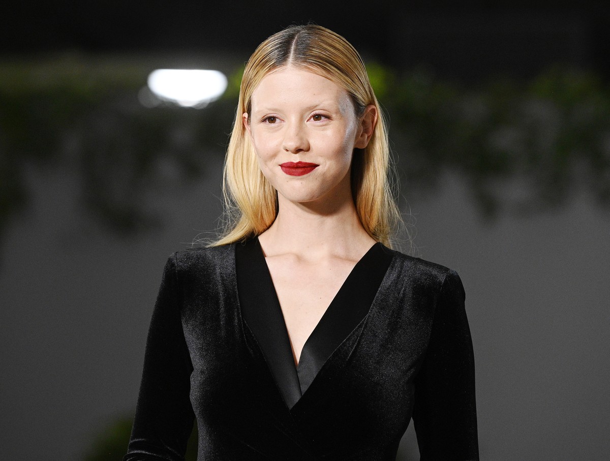 Neta de atriz brasileira, casada com Shia LaBeouf: quem é Mia Goth, que ...