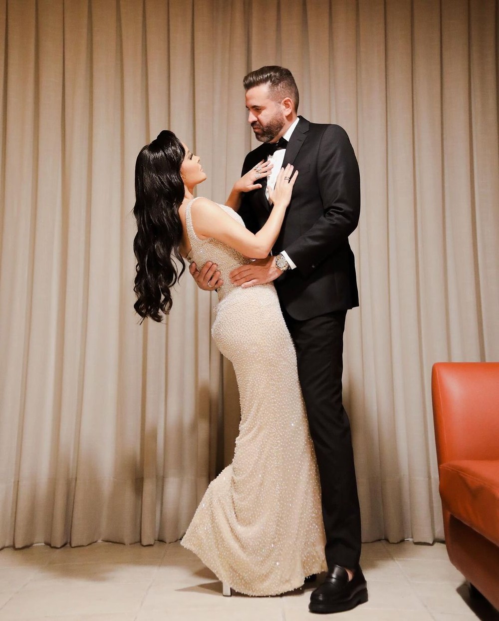 Maraisa posa em clima romântico com o namorado, Fernando Mocó, e casal ganha elogios: 'Que lindos'