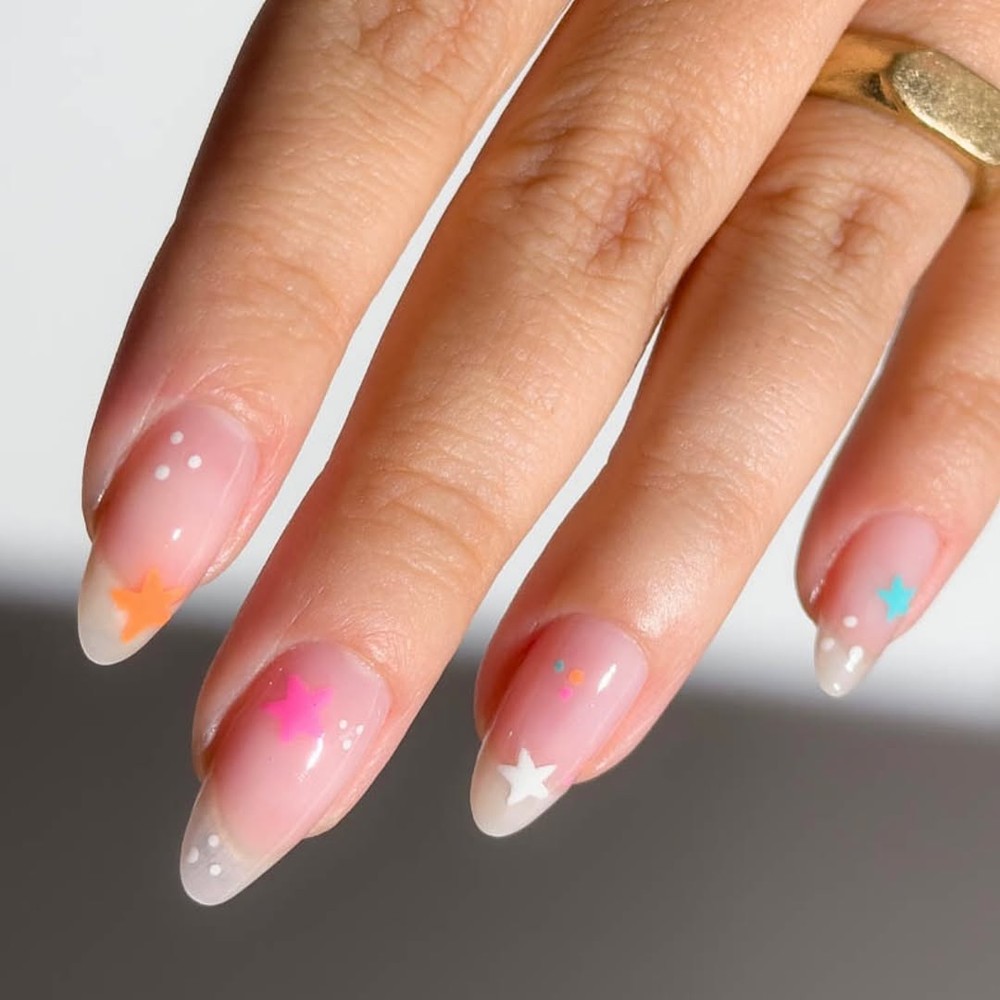Cores vibrantes e nail arts coloridas: 28 unhas que são a cara do verão