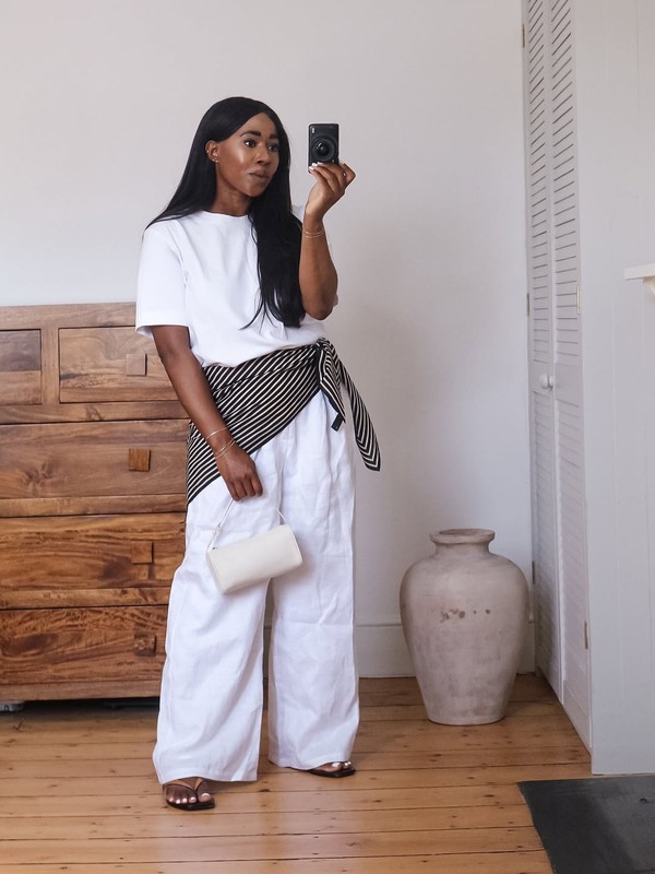 Lenço na cintura: como usar o truque de styling mais estiloso do momento