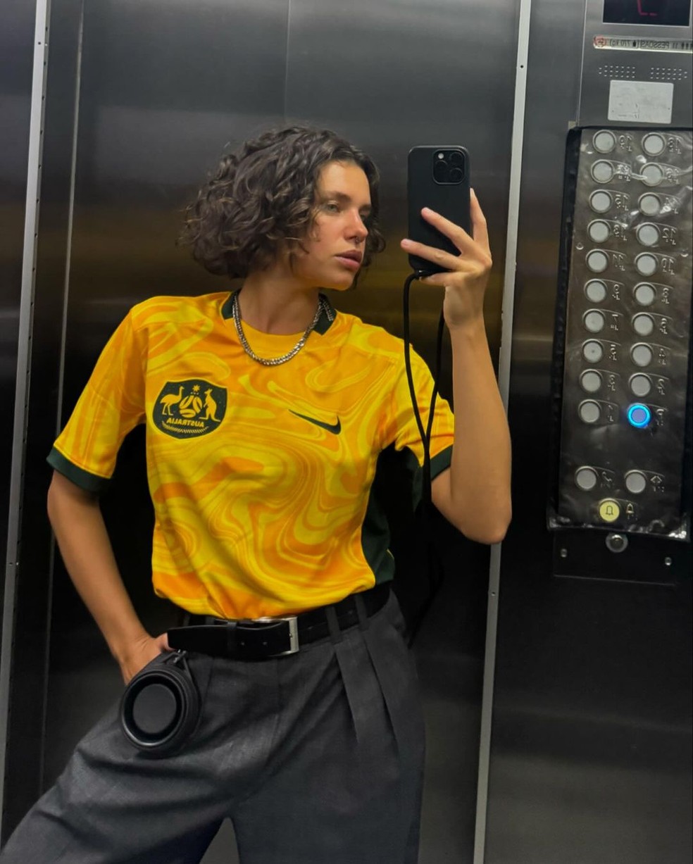 Bruna Linzmeyer ajusta o biquíni em novo álbum de fotos: 'Registros de ...