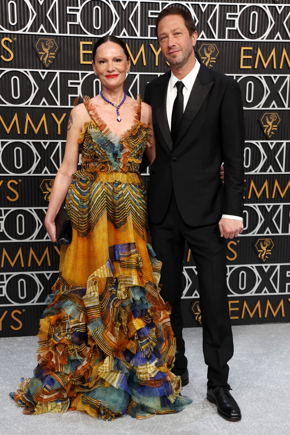 Emmy Awards: looks estampados invadem tapete vermelho de premiação ...