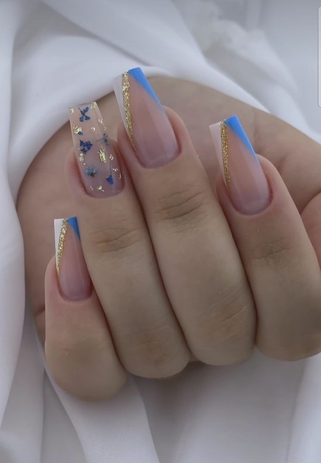 Unha de gel quadrada decorada: ideias únicas e delicadas para se inspirar
