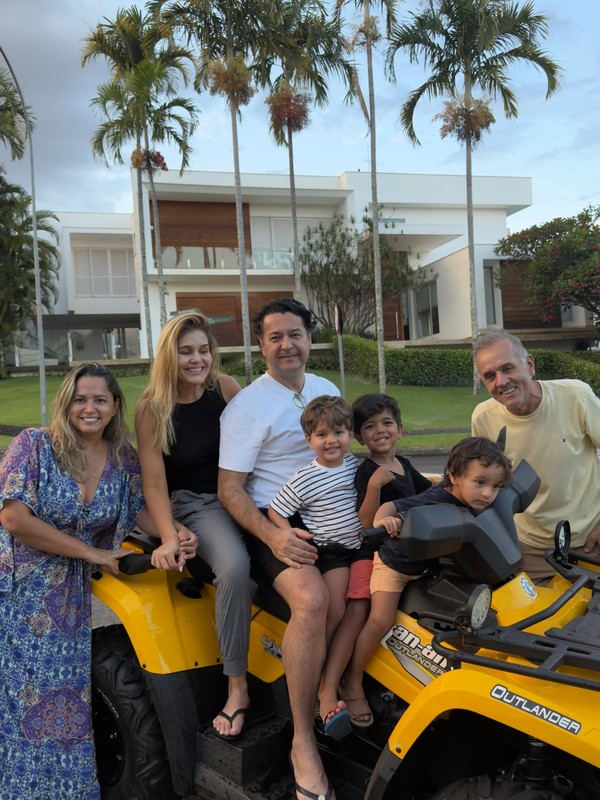 Viúva de Leandro, Andréa Mota reúne a família em cliques raros: 'A vida ...