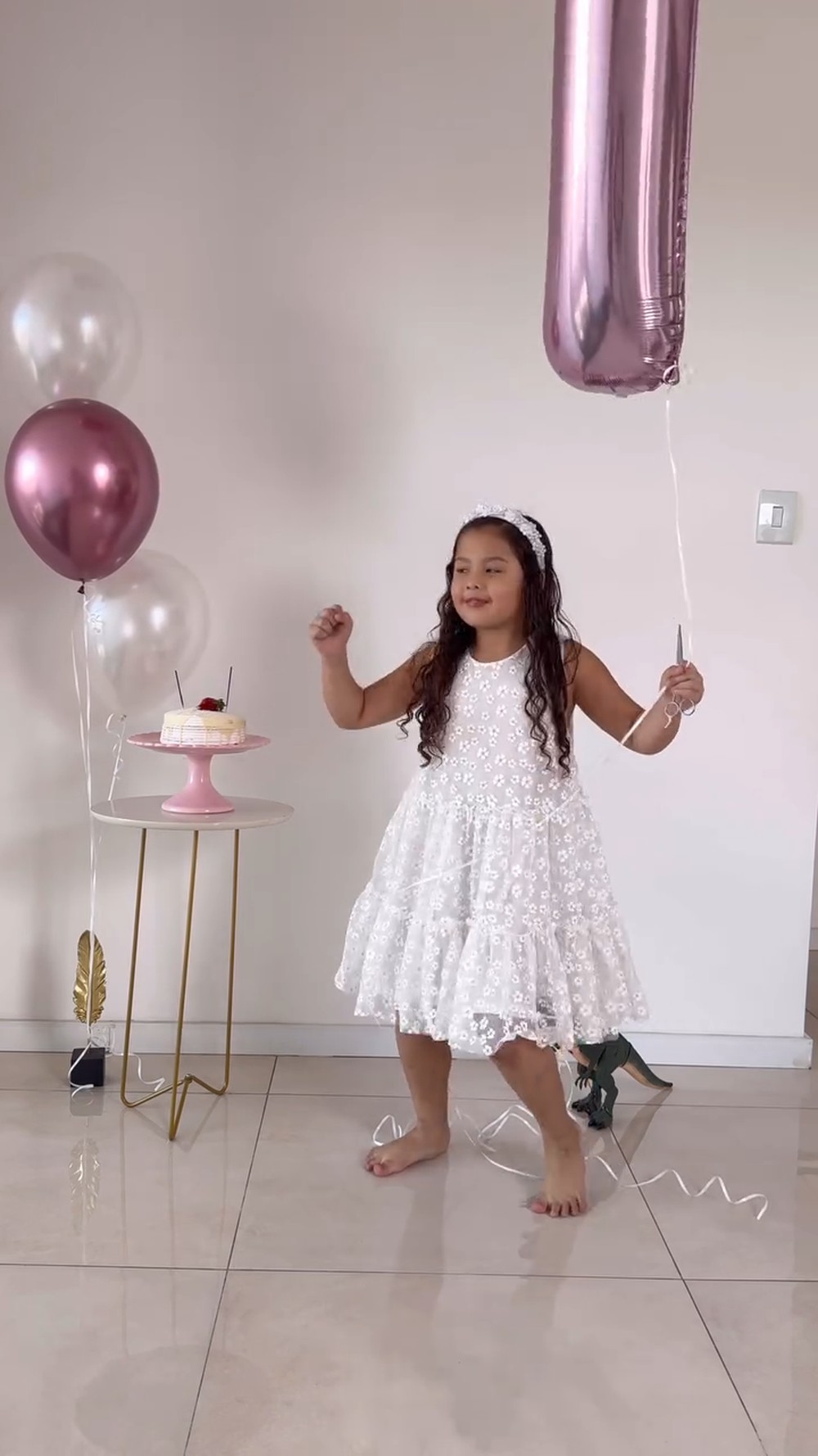 Filha de Neném, da dupla com Pepê, completa 7 anos ao lado das mães ...