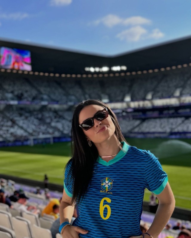 Gabi Fernandes, namorada da jogadora Tamires, mostra torcida nas ...