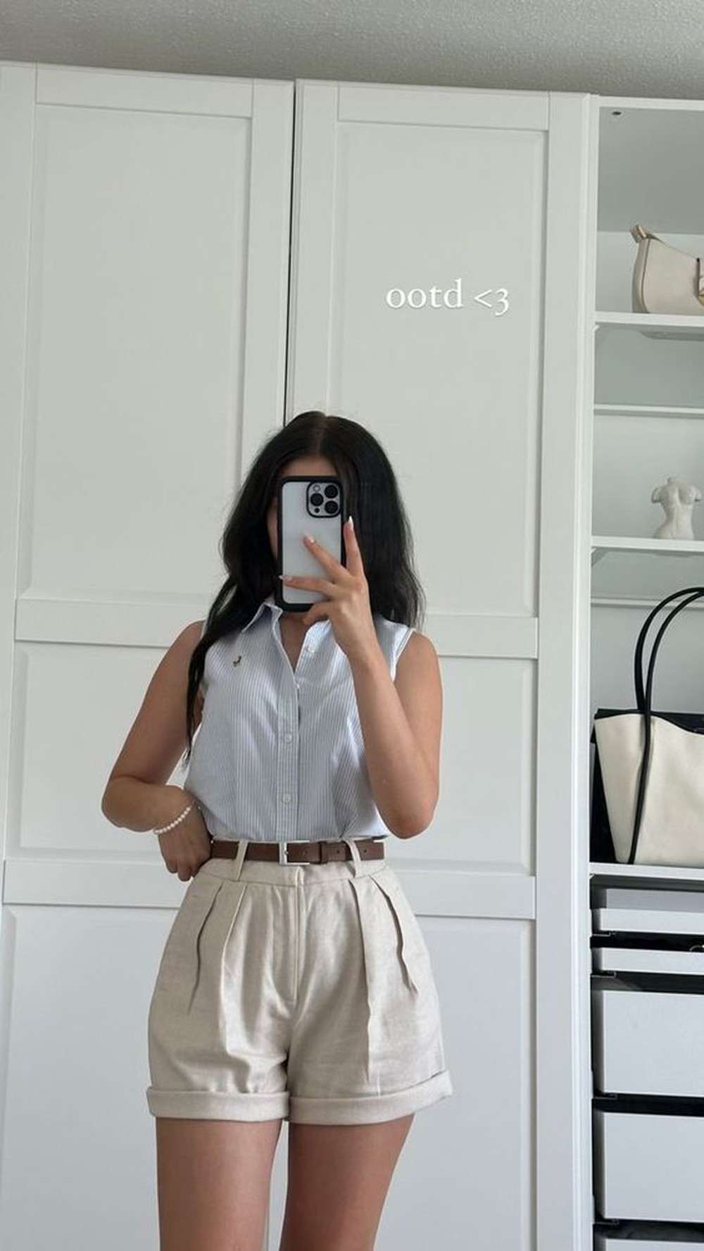 Looks com camisa branca nada convencionais para sair do óbvio