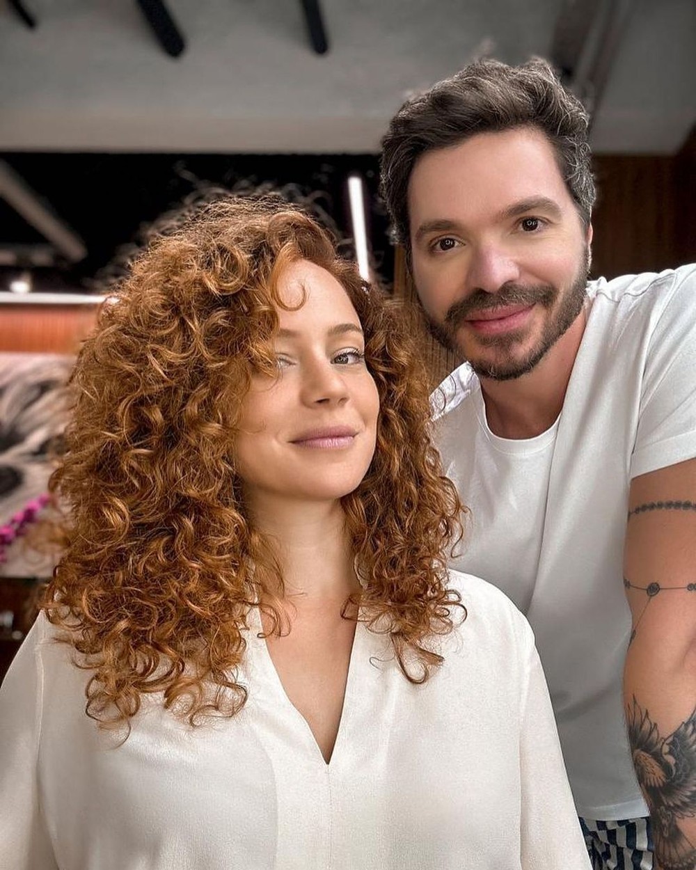 Leandra Leal aparece ruiva para personagem e fãs elogiam: 'Maravilhosa'