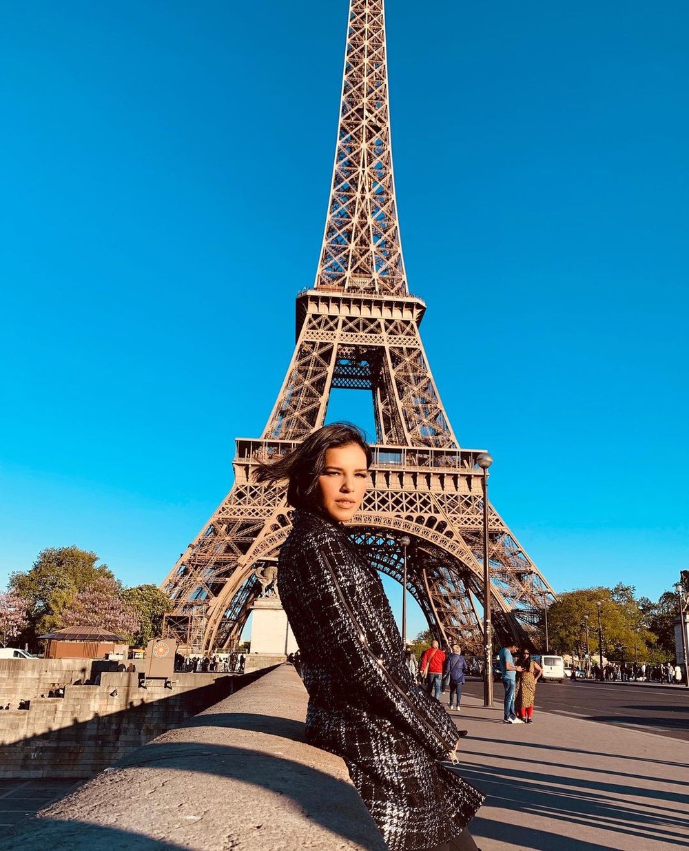 Mariana Rios abre álbum de viagens e detalhe de foto chama atenção dos fãs