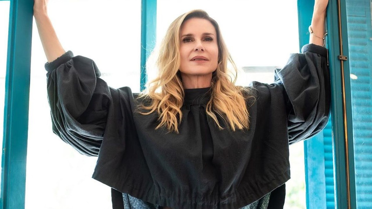 Aos 56 anos, Paula Burlamaqui posa de lingerie em novo ensaio e é ...