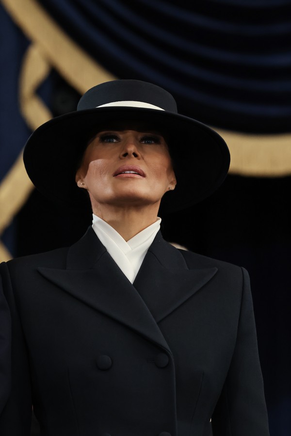 Look de Melania Trump na posse, na opinião de especialistas da moda ...