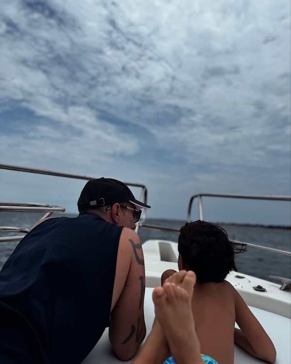 Vivendo em Angola, Kelly Key curte passeio em alto-mar com o marido e o ...