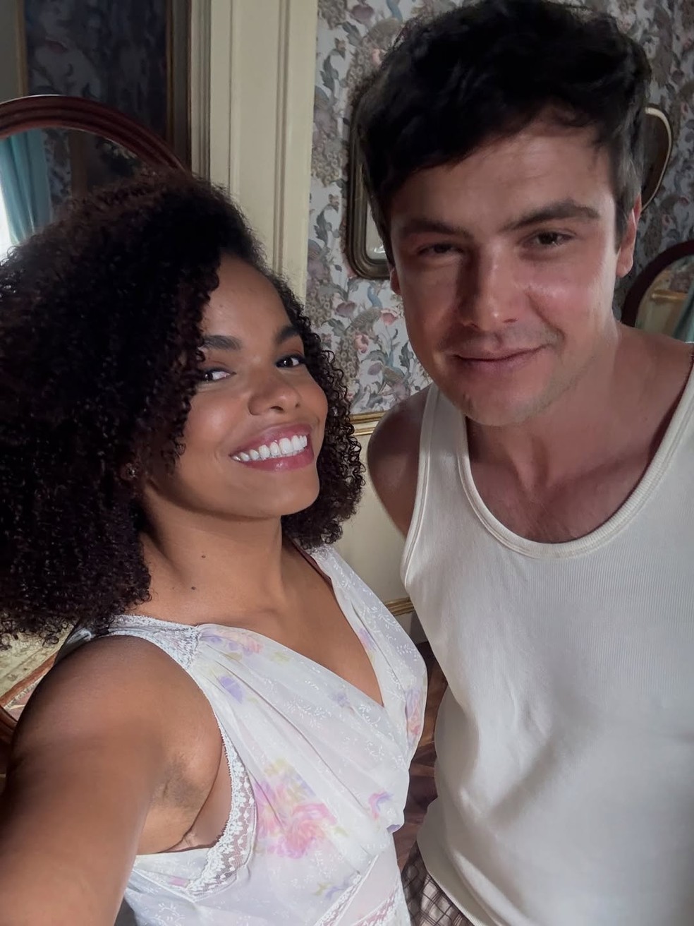 Jeniffer Nascimento mostra bastidores de lua de mel de Candinho e Dita em 'Êta Mundo Melhor' e ...