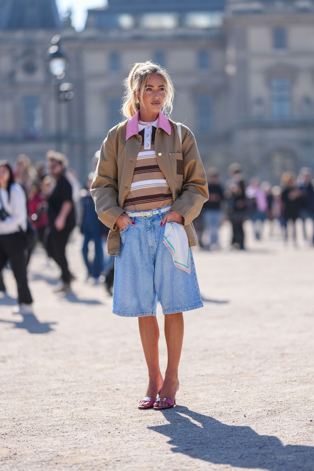 Camisa polo: peça clássica reconquista Rihanna, Hailey Bieber e mais ...