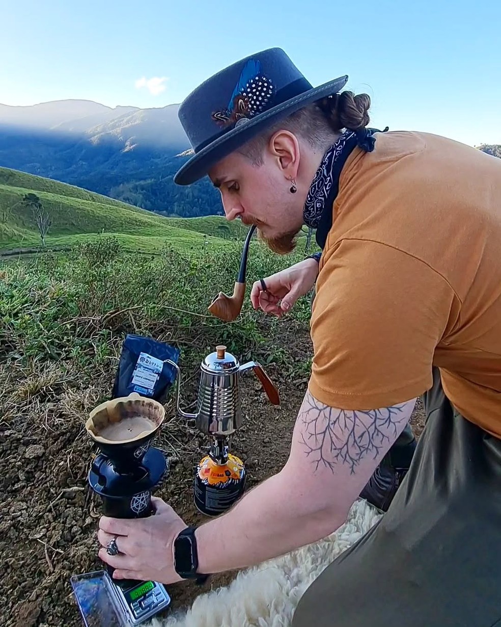 Lembra dele? Caquinho em 'Sai de Baixo' hoje é cantor de uma banda de ...