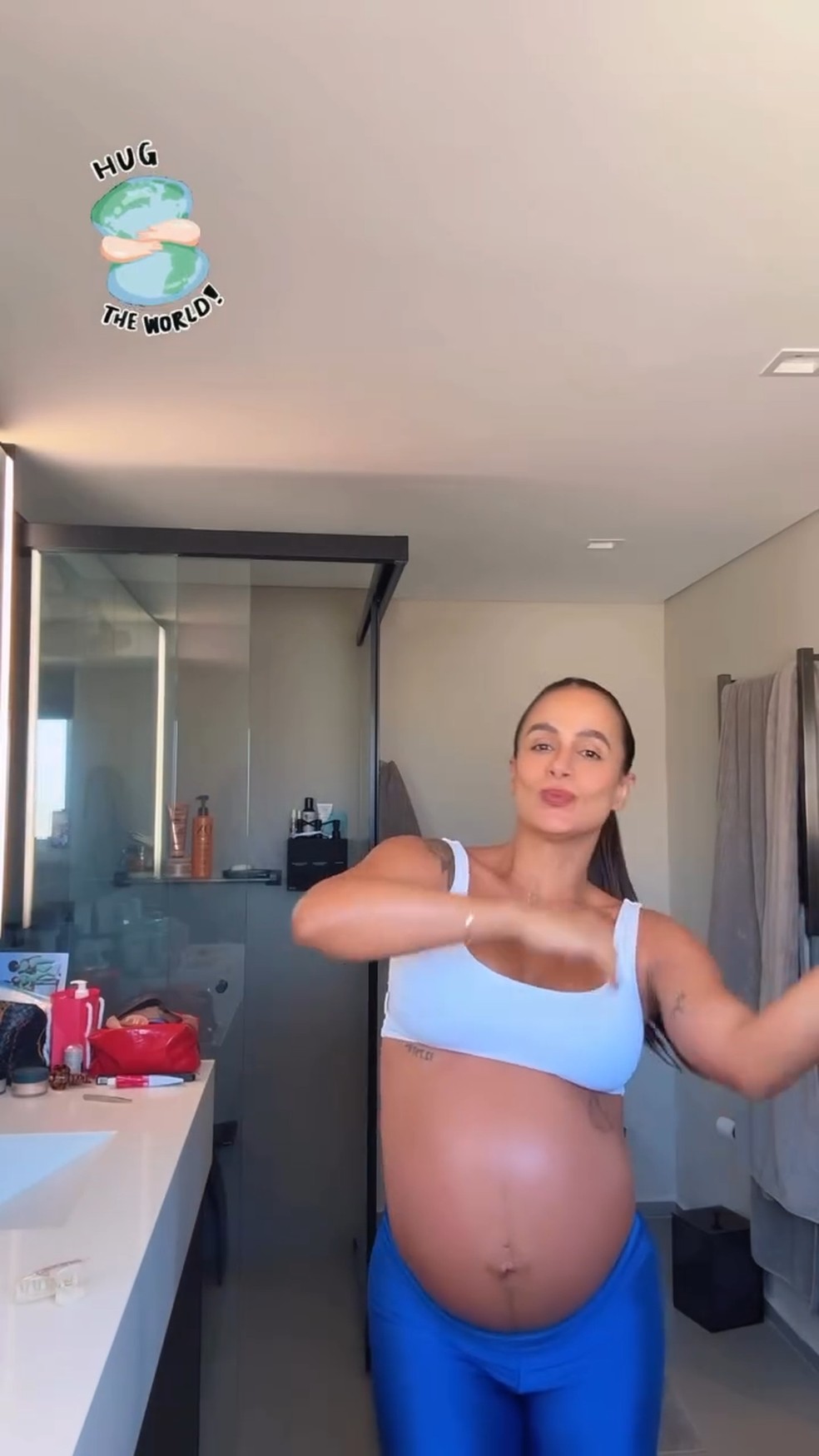Vem, Bento! Grávida de Thiaguinho, Carol Peixinho dança com barrigão de ...