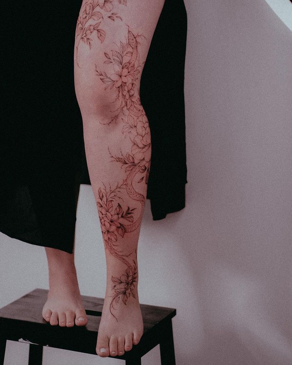 Tatuagens femininas na canela: modelos lindos para você marcar na pele