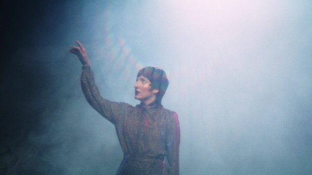 Clarice Falcão: 'Se me levar a sério, vou sofrer, prefiro fazer piada'