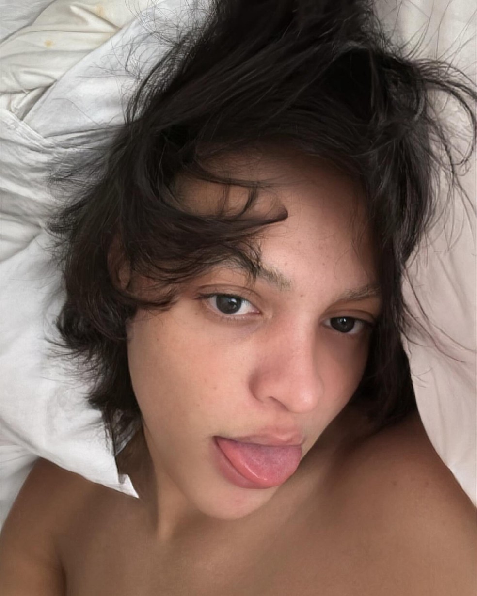 Pabllo Vittar posa de calcinha e cropped e ganha chuva de elogios: 'Meiga e abusada'