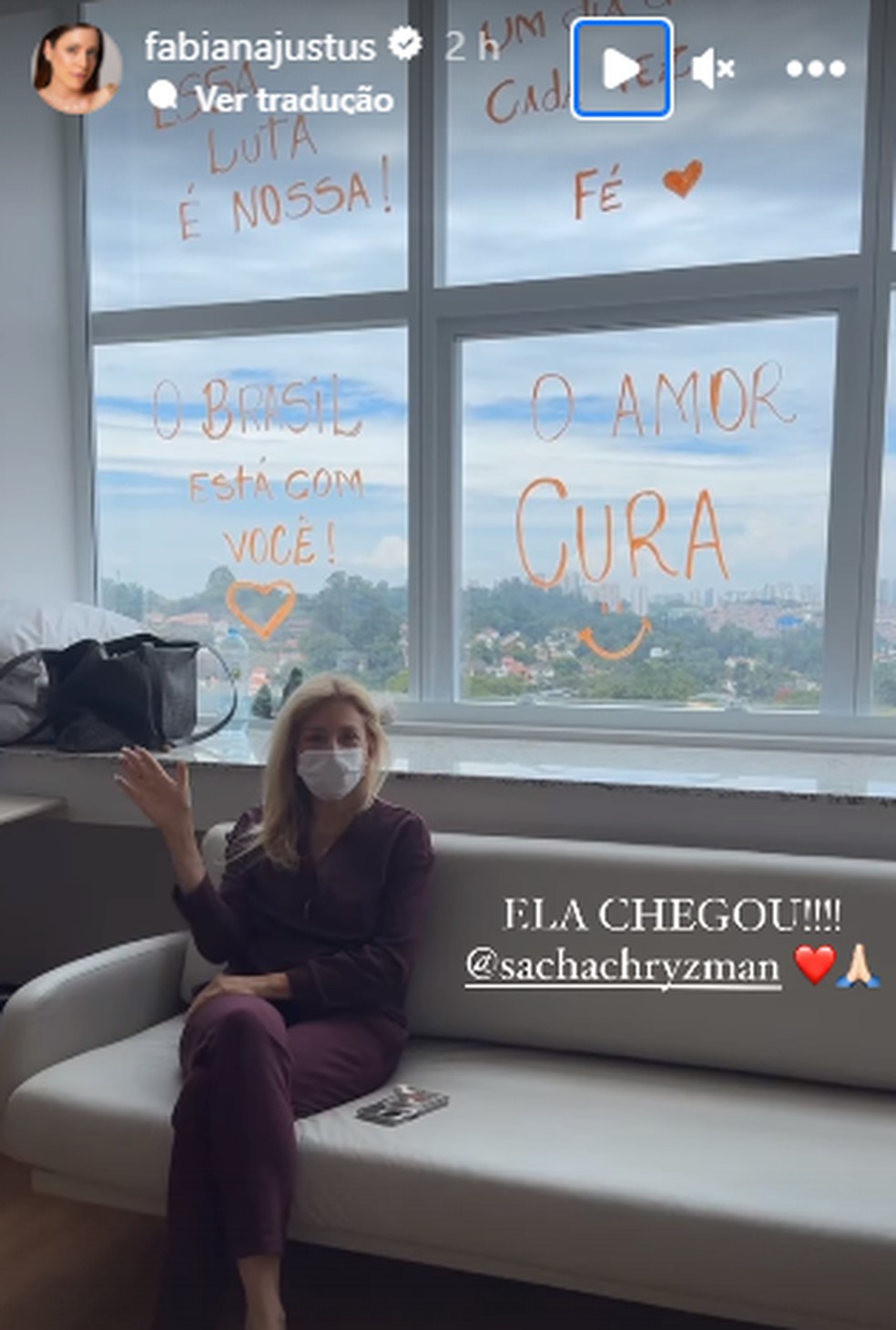 Fabiana Justus recebe visita da mãe no hospital: quem é Sacha Chryzman ...