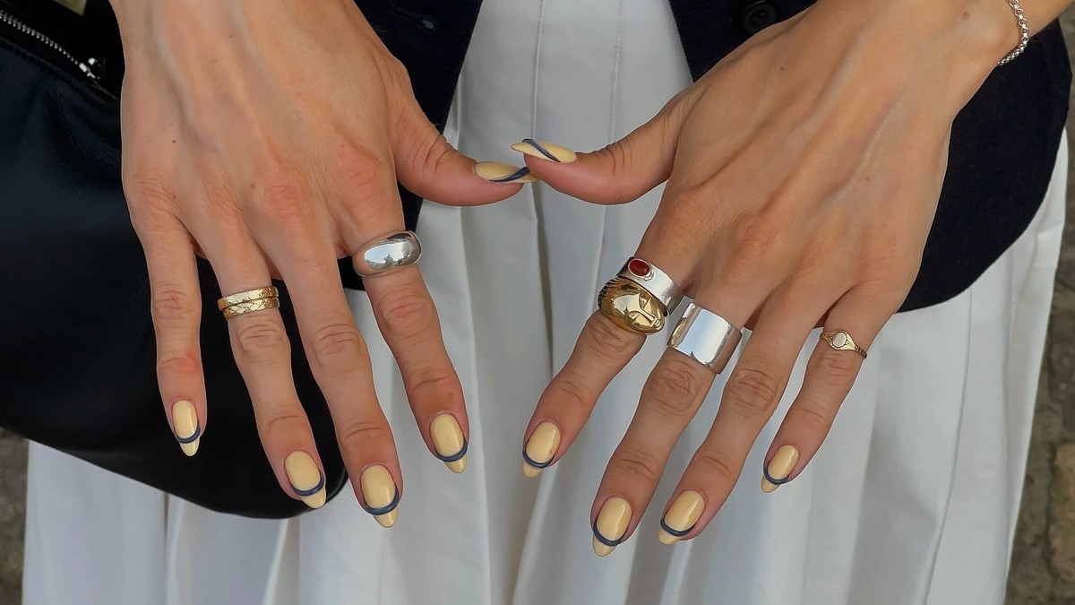 Unhas amarelo-manteiga estão em alta: 6 designs para experimentar