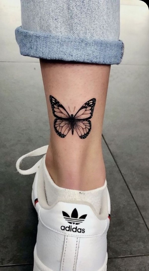 Tatuagem na panturrilha feminina: inspiração para a sua próxima arte