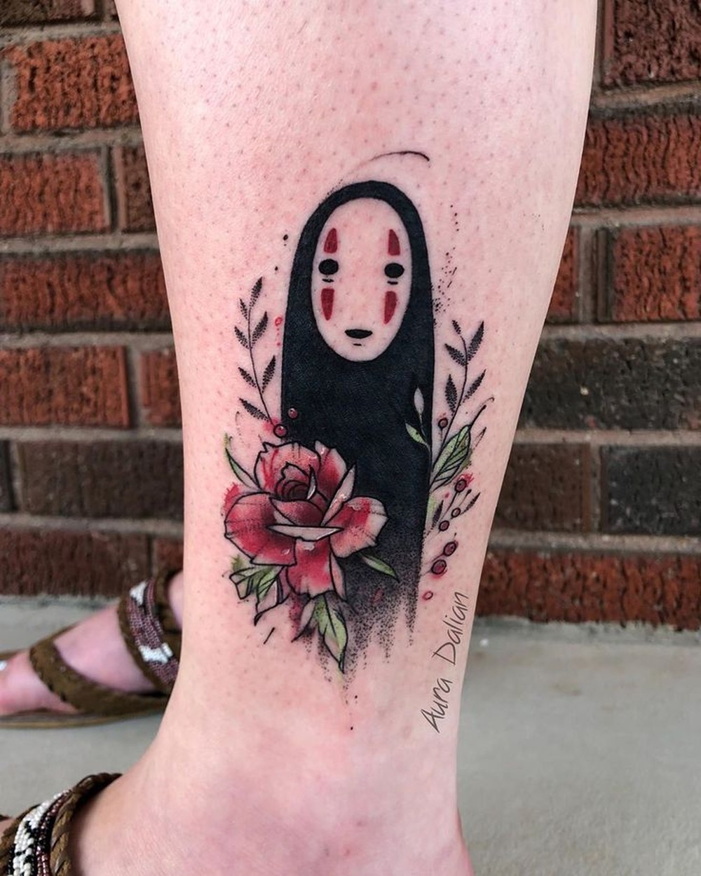 Mais cor! 35 ideias de tatuagem colorida feminina para se inspirar