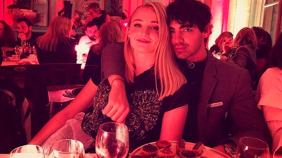 Sophie Turner fala sobre divórcio de Joe Jonas: 'Tínhamos um ...