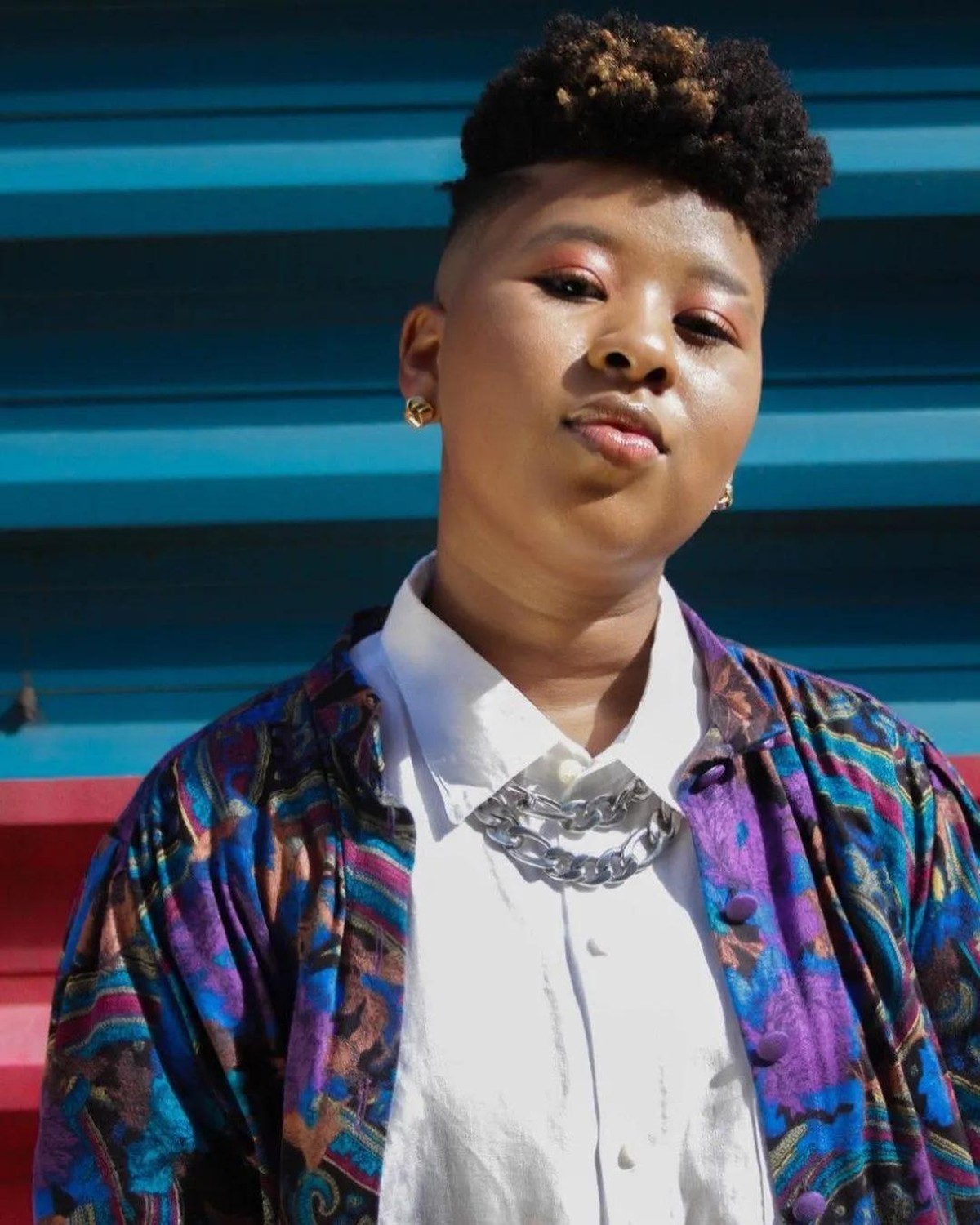Karen Francis transforma amor entre mulheres e ancestralidade em música