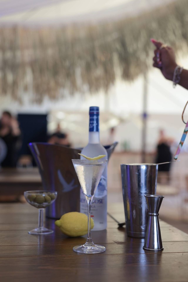Líder na categoria de vodka superpremium, Grey Goose une sofisticação e ...