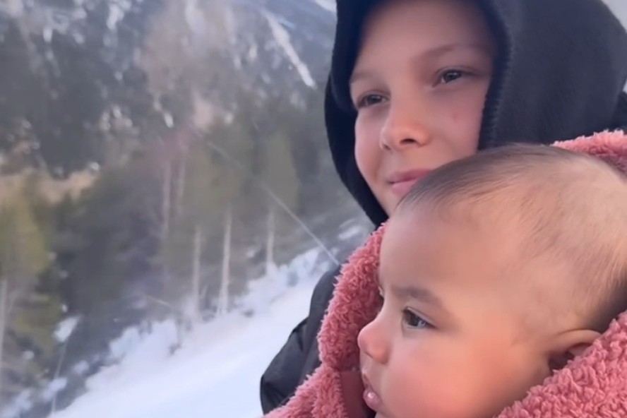 Bruna Biancardi posta vídeo de Davi Lucca segurando Mavie no colo em passeio de teleférico