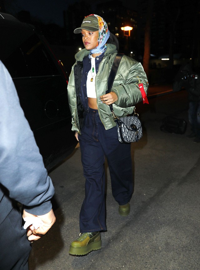 Disfarce ou estilo? Usar lenço com boné virou trend; aqui estão 6 ...